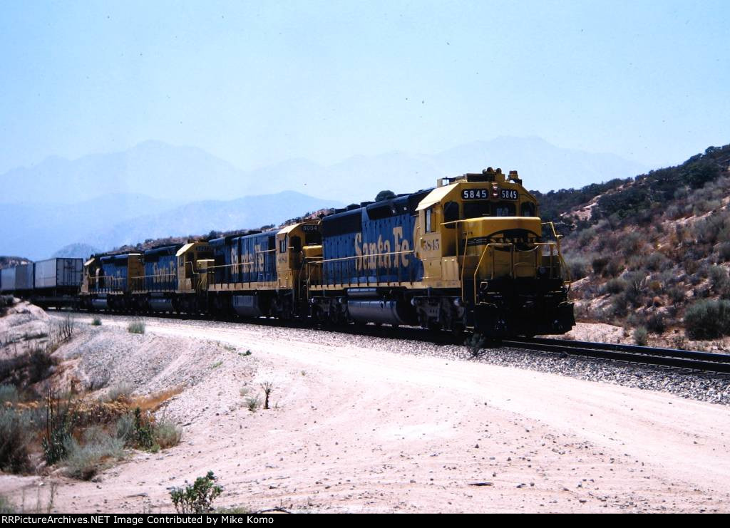 Santa Fe SD45-2 5845